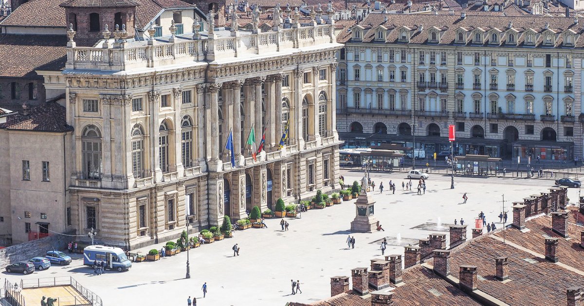 Audio guide PIAZZA CASTELLO Tour Guide | MyWoWo